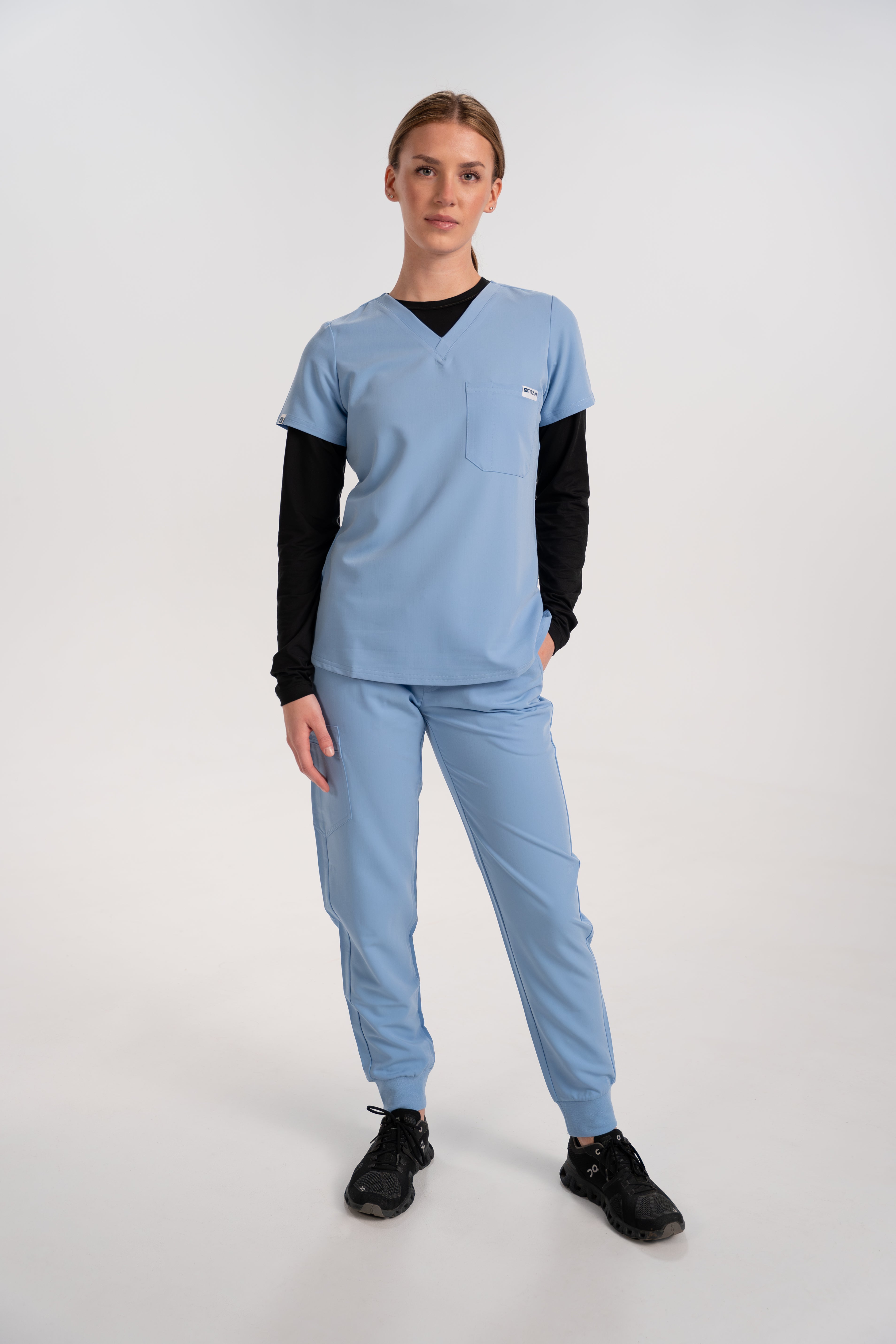 What Color Scrubs Do CNAs Wear? Dress Code Guide + Outfit Ideas – Titan ...